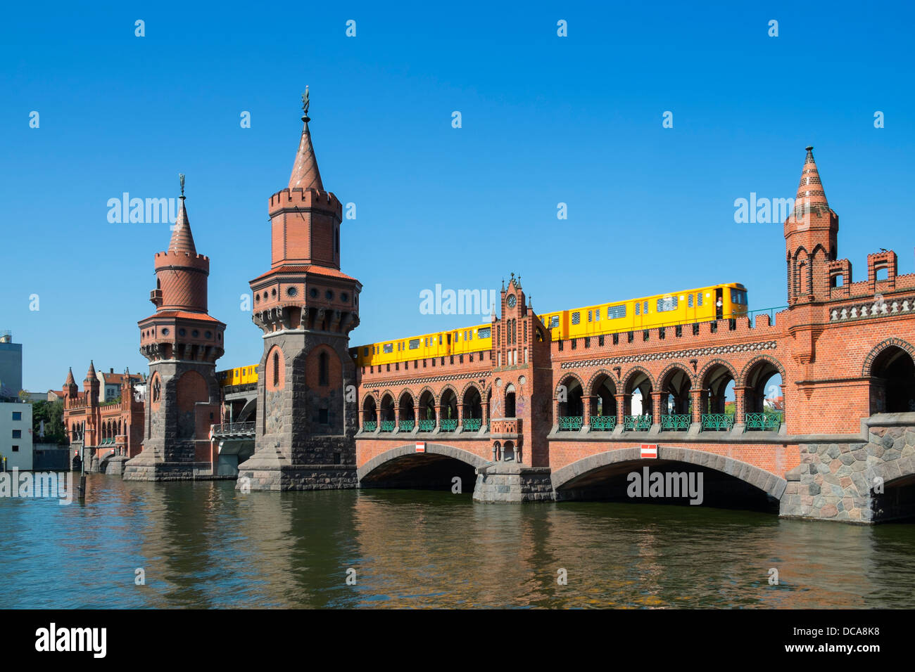 Oberbaum bridge hi-res stock photography and images - Alamy