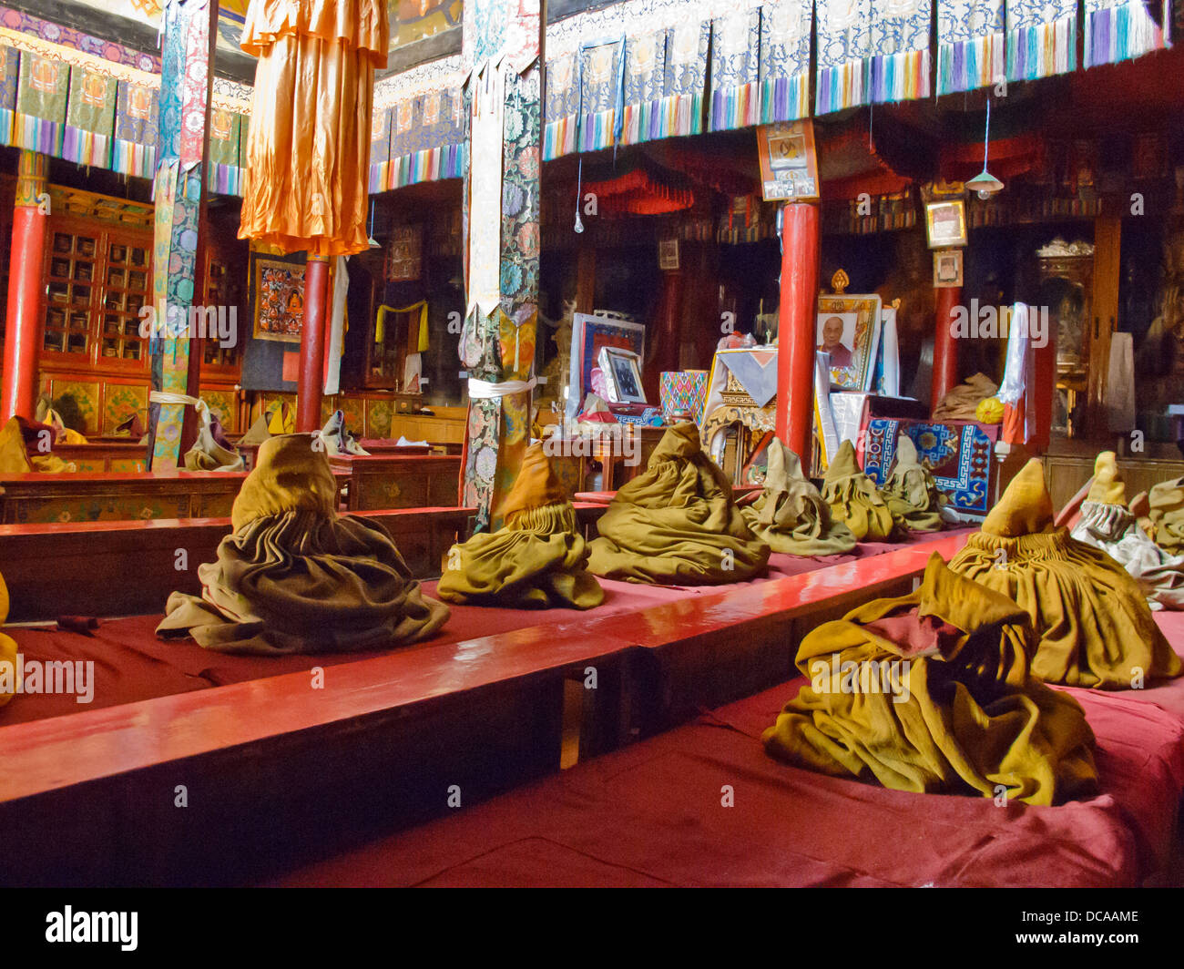 Tibetan altar hi-res stock photography and images - Alamy