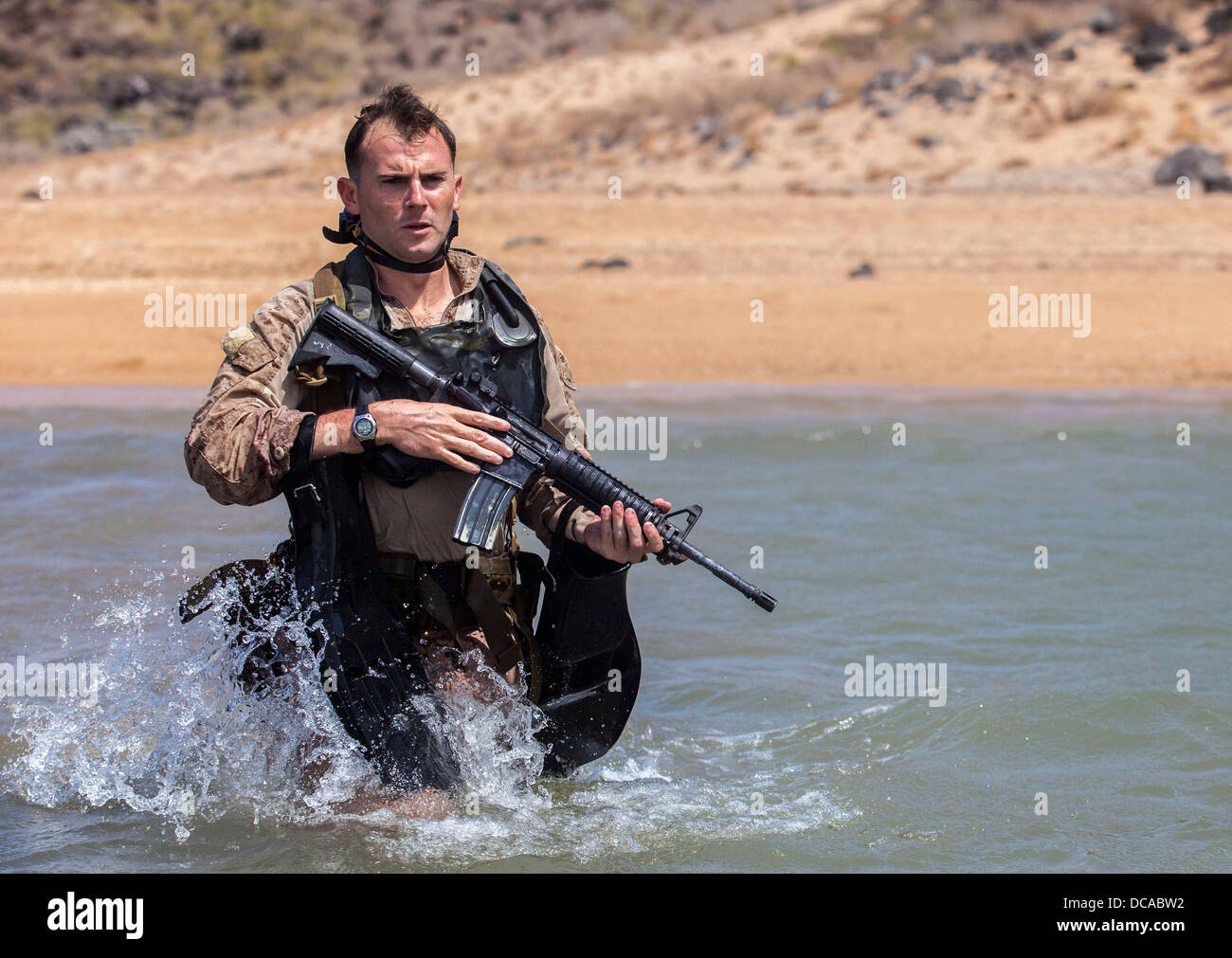 26th meu marine raid force marine hi-res stock photography and images ...