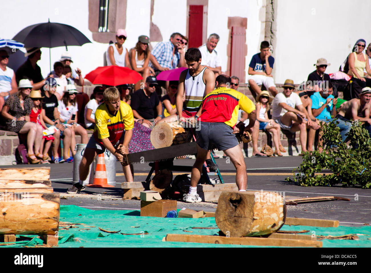 Basque country competition strength festival hi-res stock photography ...