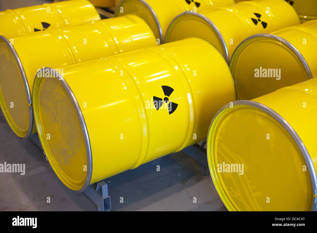 Barrel Radioactive Waste Disposal Stock Photos & Barrel Radioactive ...