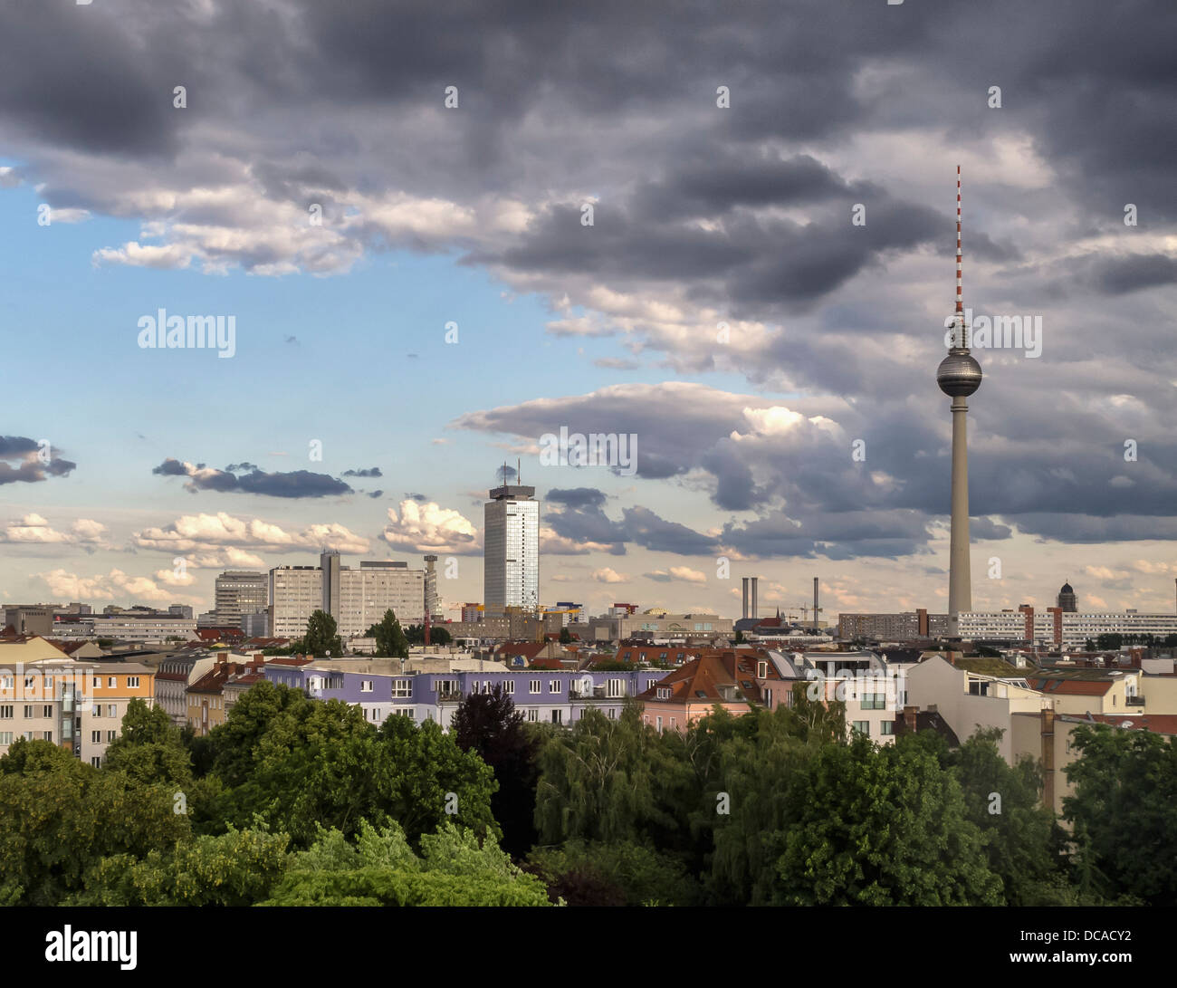 Berlin sky hi-res stock photography and images - Alamy