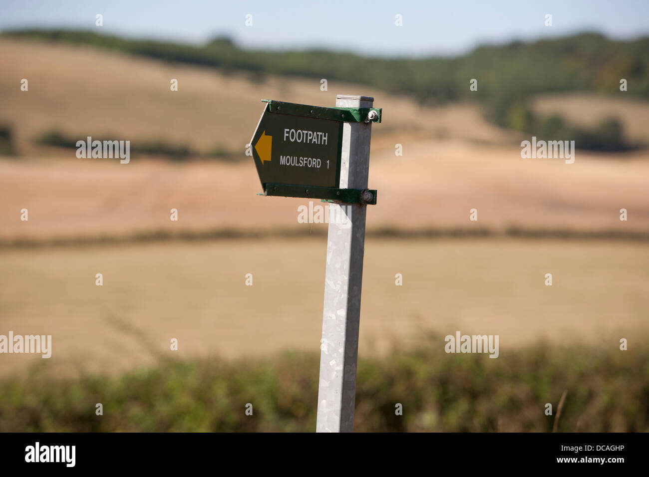Green footpath sign in open countryside, Moulsford, Oxfordhire Stock ...