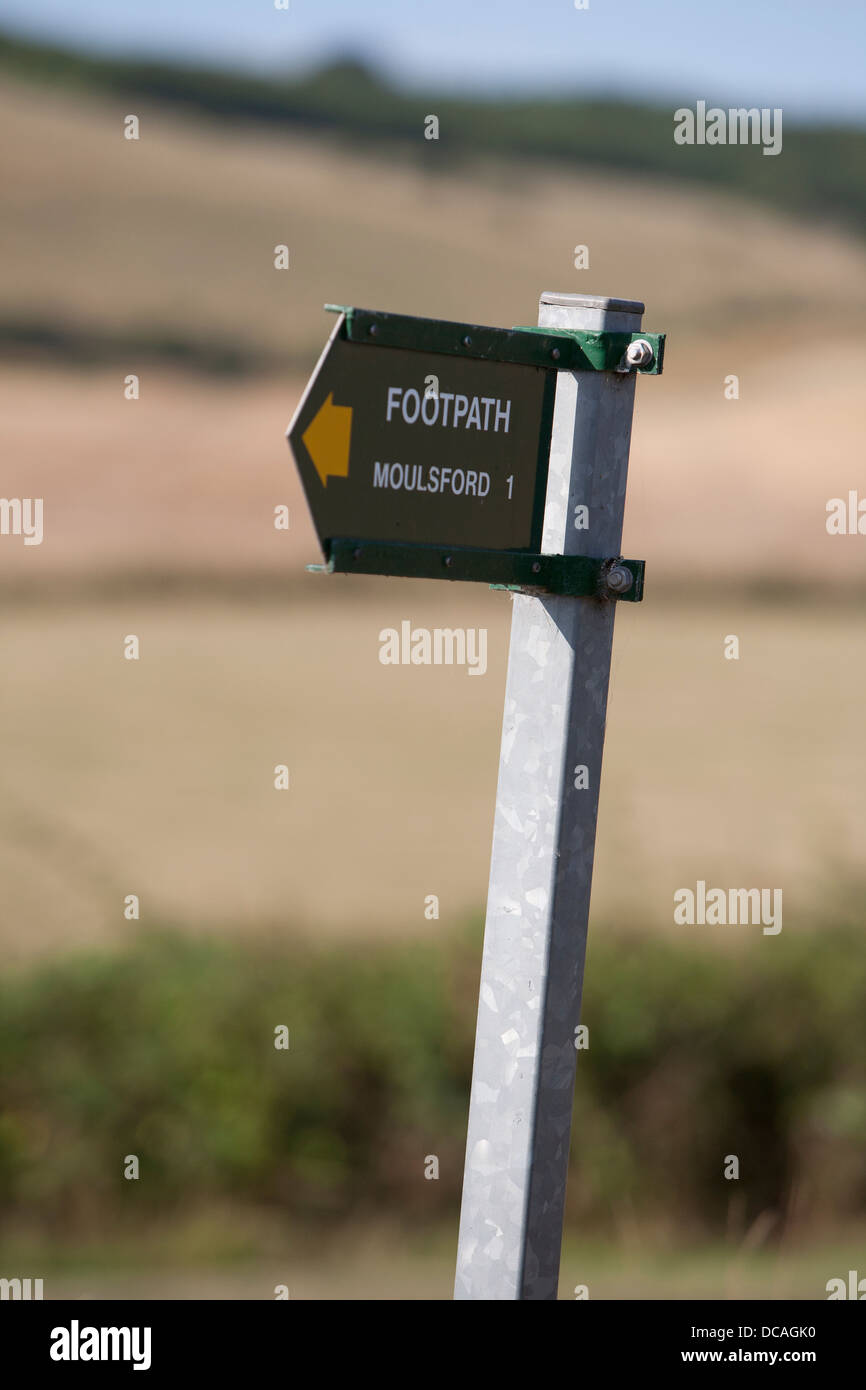 Green footpath sign in open countryside, Moulsford, Oxfordhire Stock ...