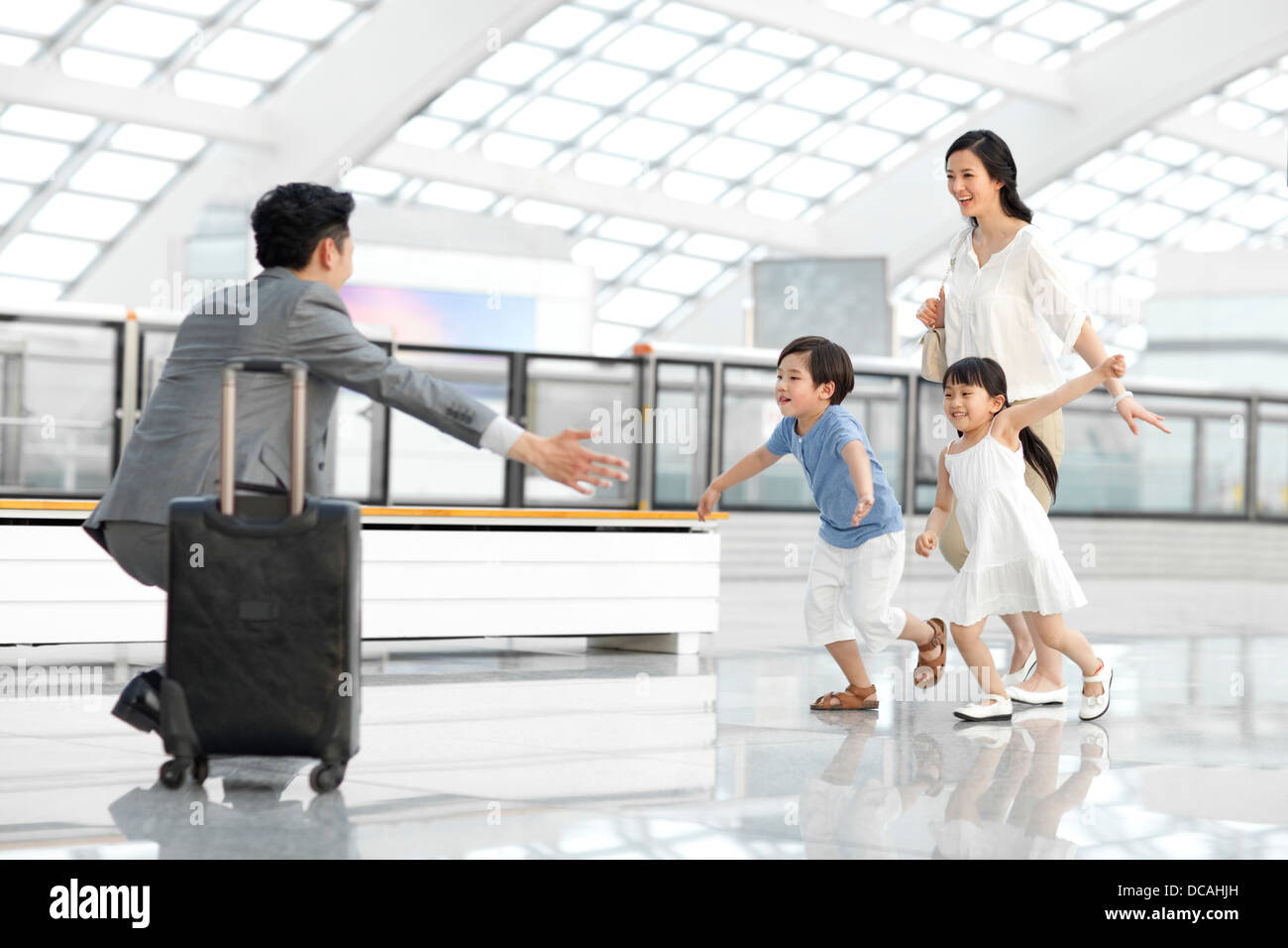 Reuniting family hi-res stock photography and images - Alamy