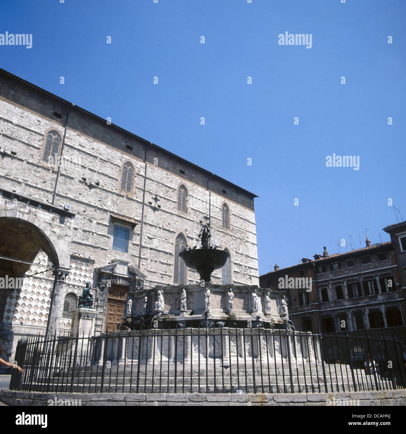 Sculptor pisano hi-res stock photography and images - Alamy