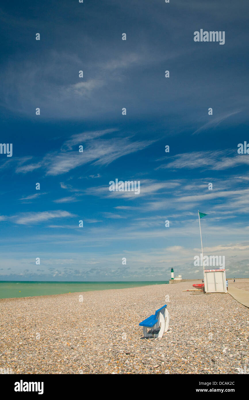 Empty beach flag hi-res stock photography and images - Alamy