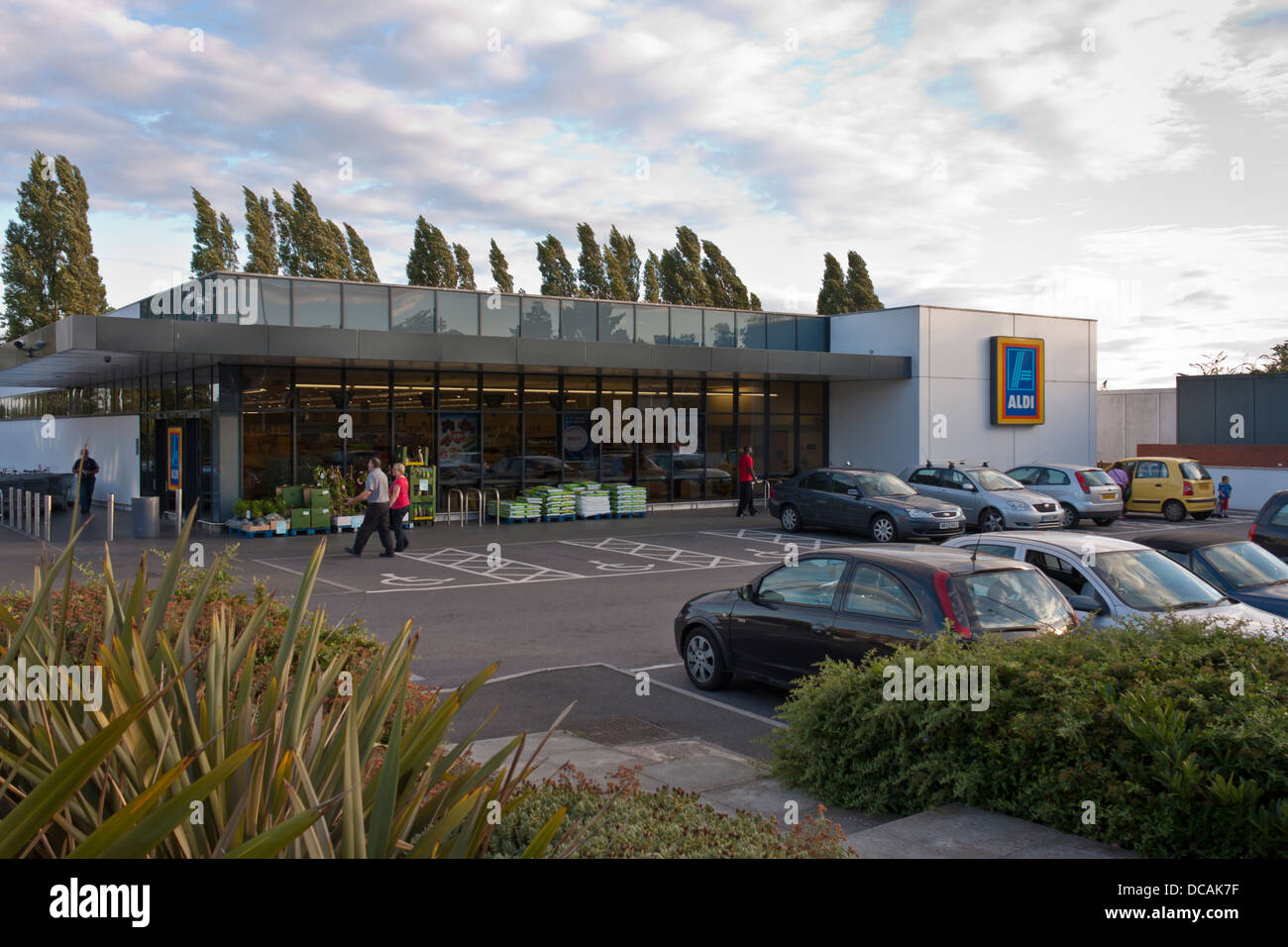 Aldi discounter hi-res stock photography and images - Alamy