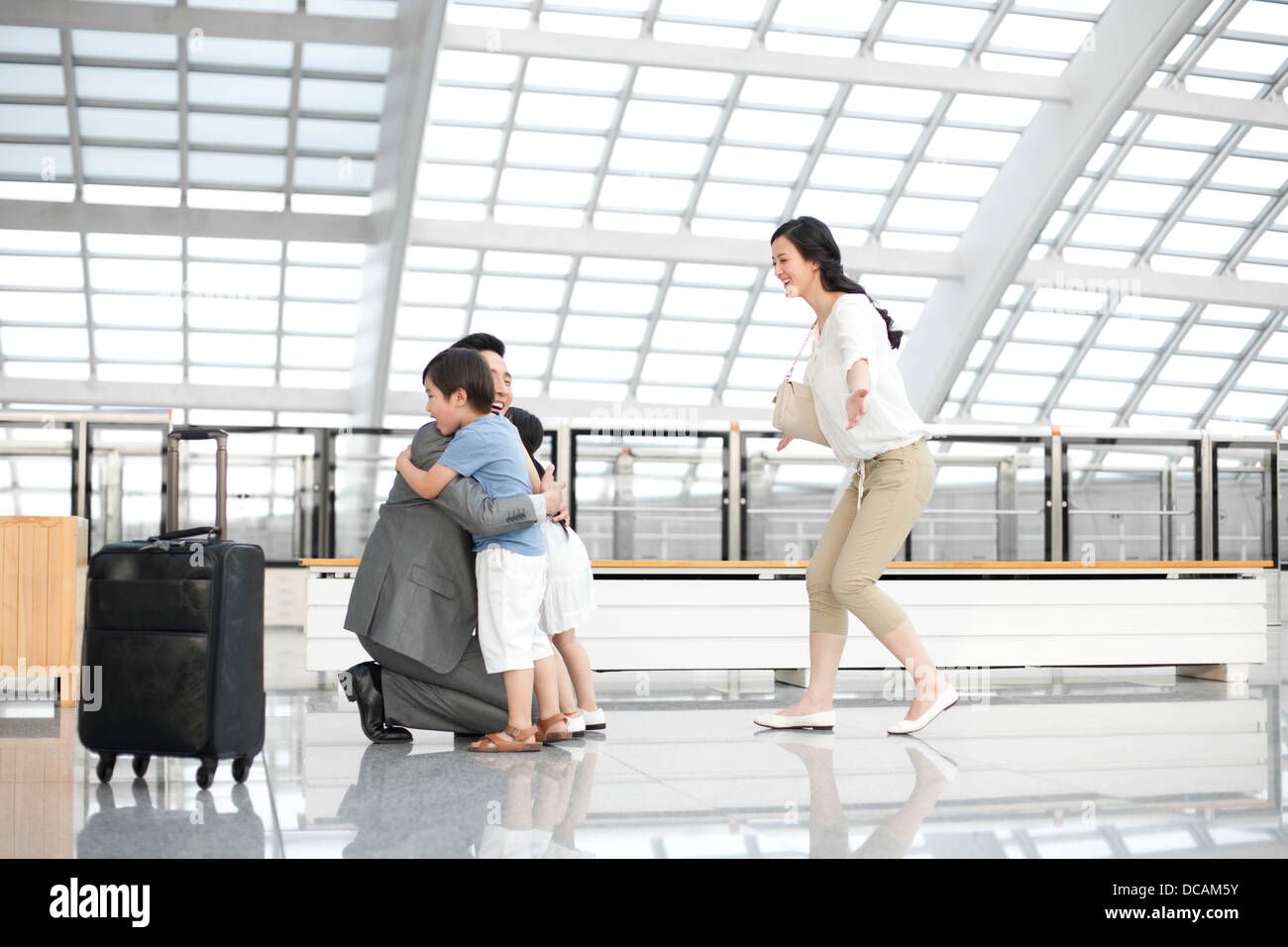 Reuniting family hi-res stock photography and images - Alamy