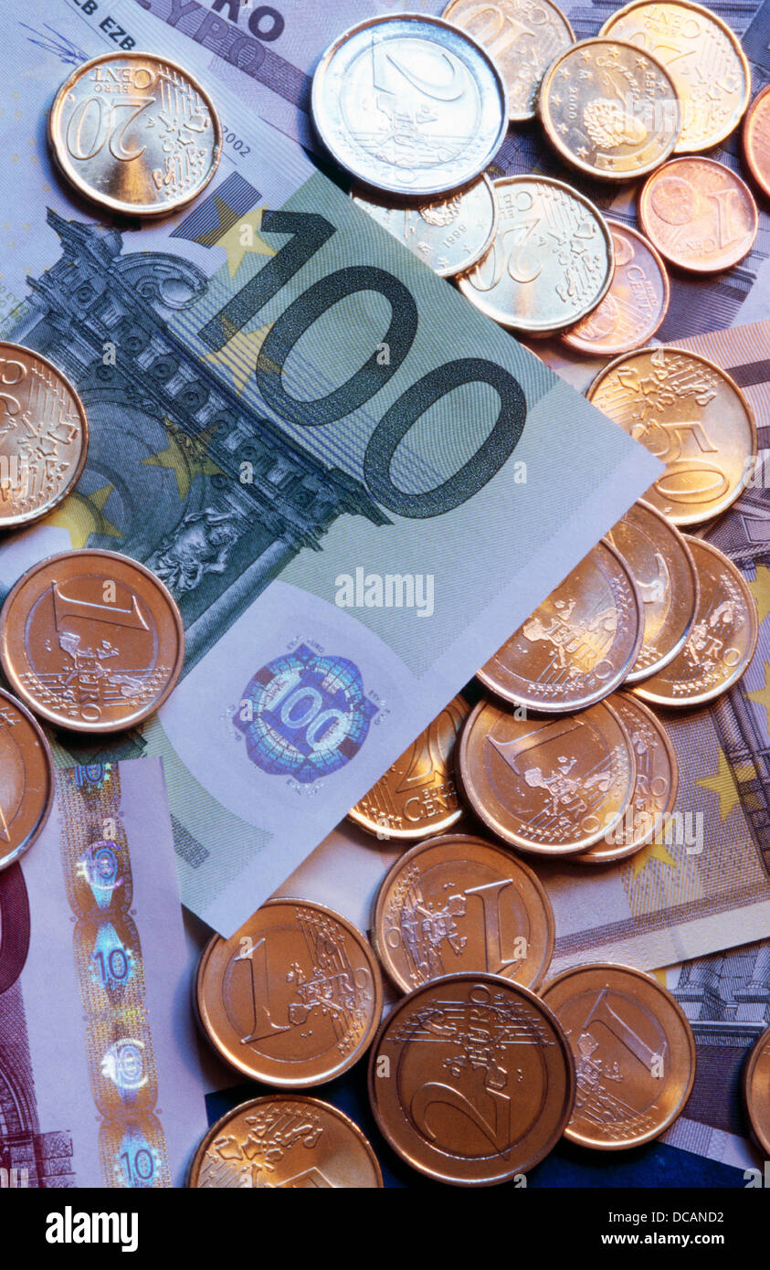 Euro coins and paper currency, various denominations Stock Photo - Alamy