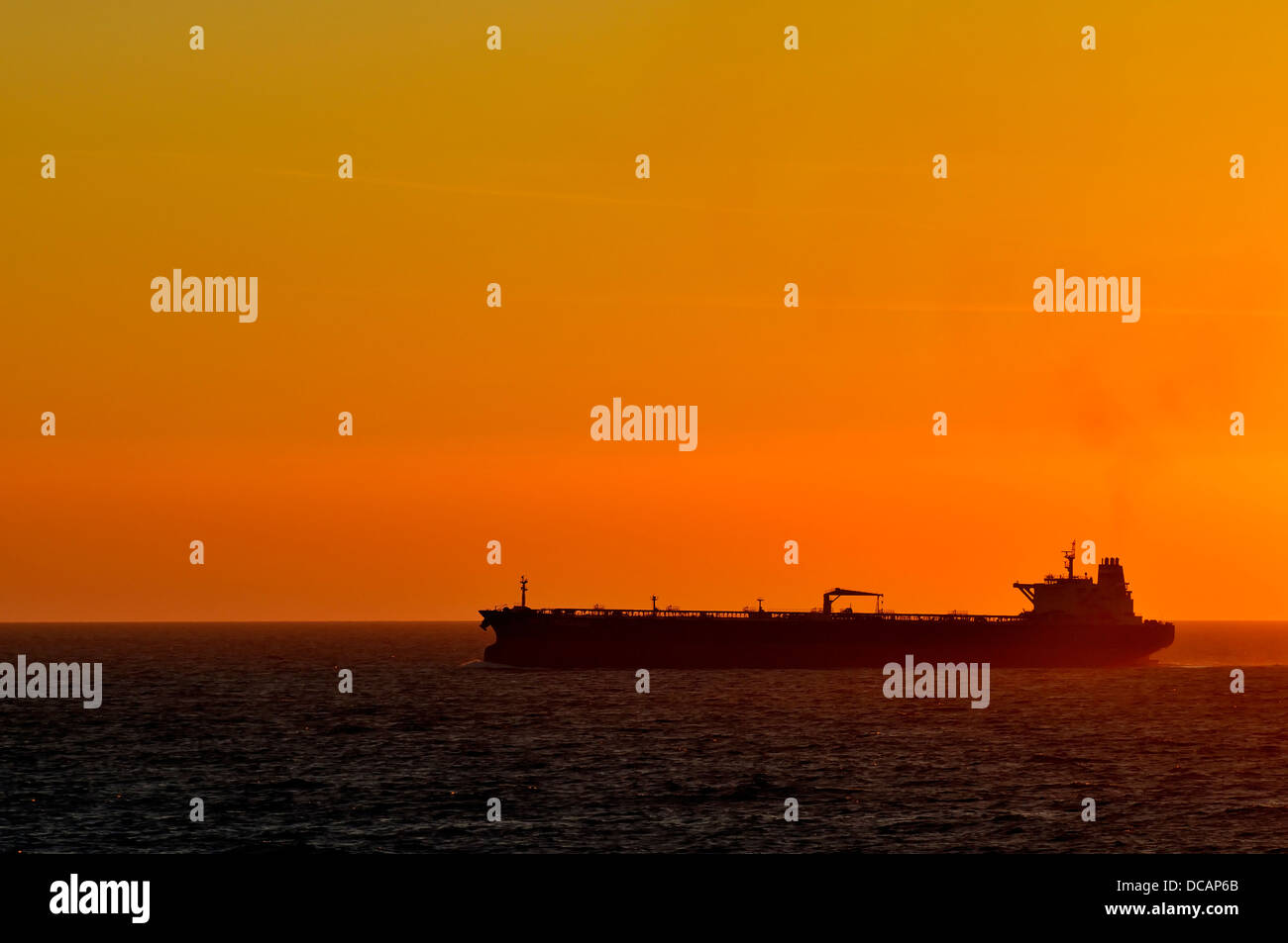 Ship at ocean hi-res stock photography and images - Alamy