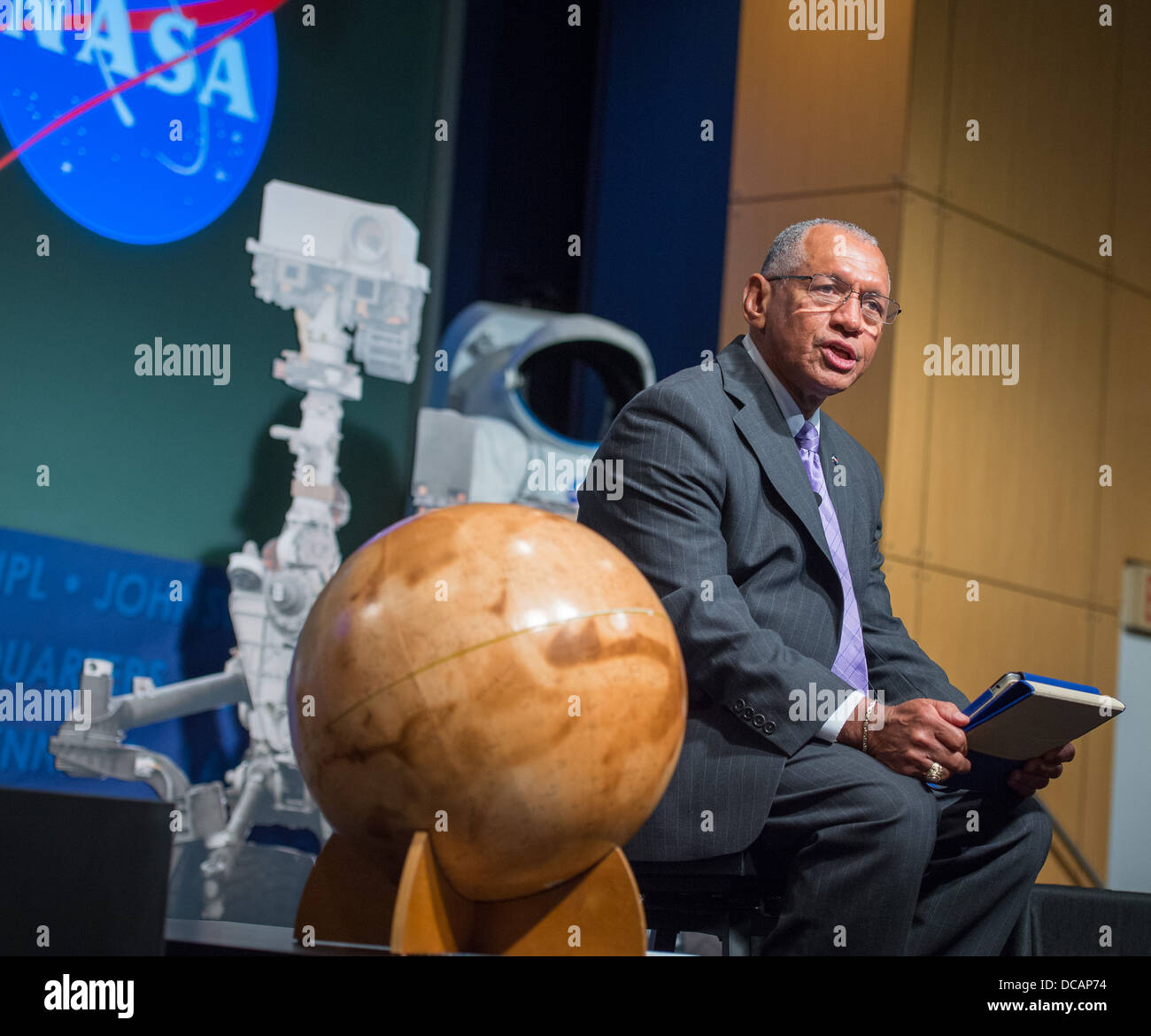 NASA celebrates the first anniversary of the Curiosity Rover landing on ...