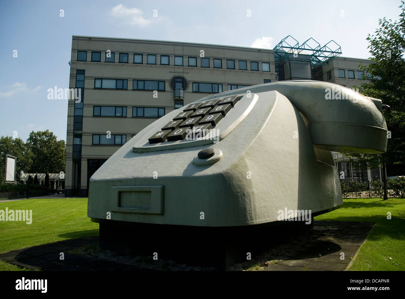 Vintage telephone talking hi-res stock photography and images - Alamy