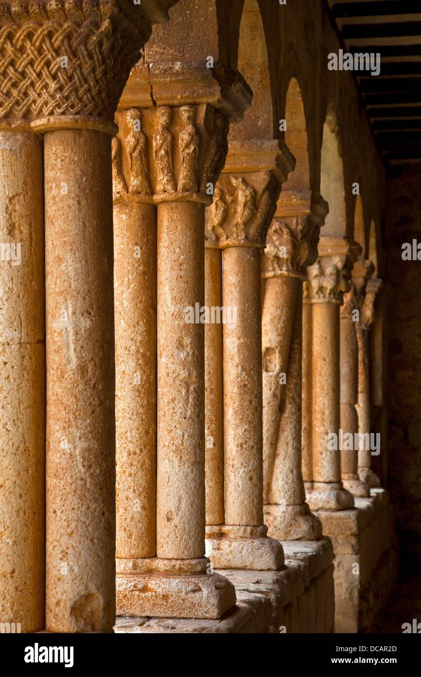 Column shafts hi-res stock photography and images - Alamy