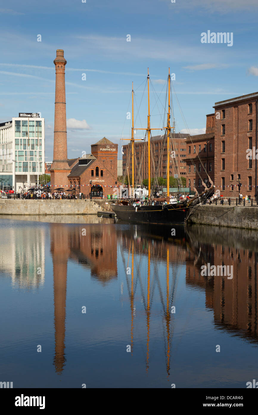 Liverpool Waterfront - Pump House and sailing ship Stock Photo - Alamy