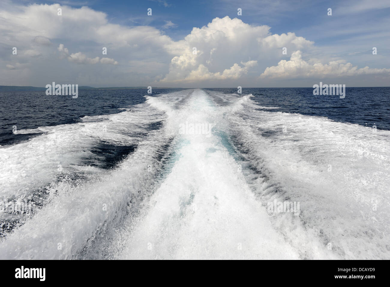 Waves of a motor boat Stock Photo - Alamy