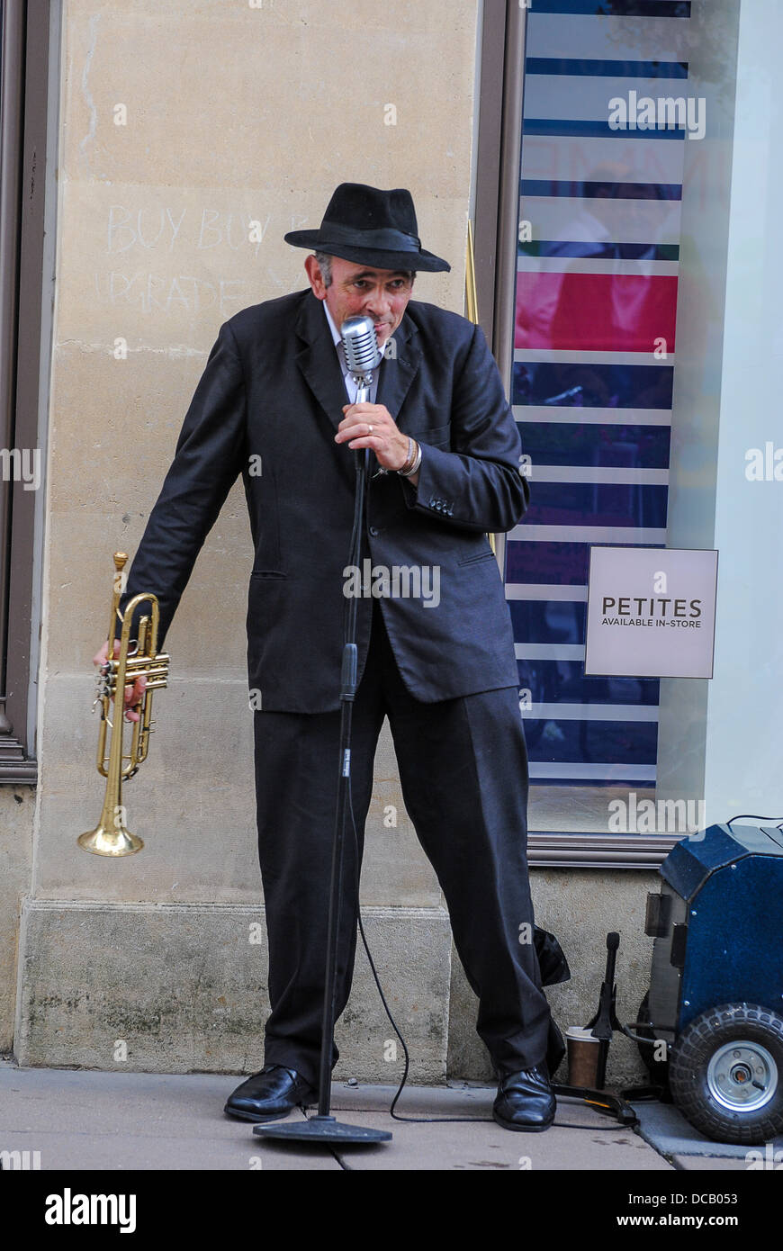 Street musician busking in bath hi-res stock photography and images - Alamy