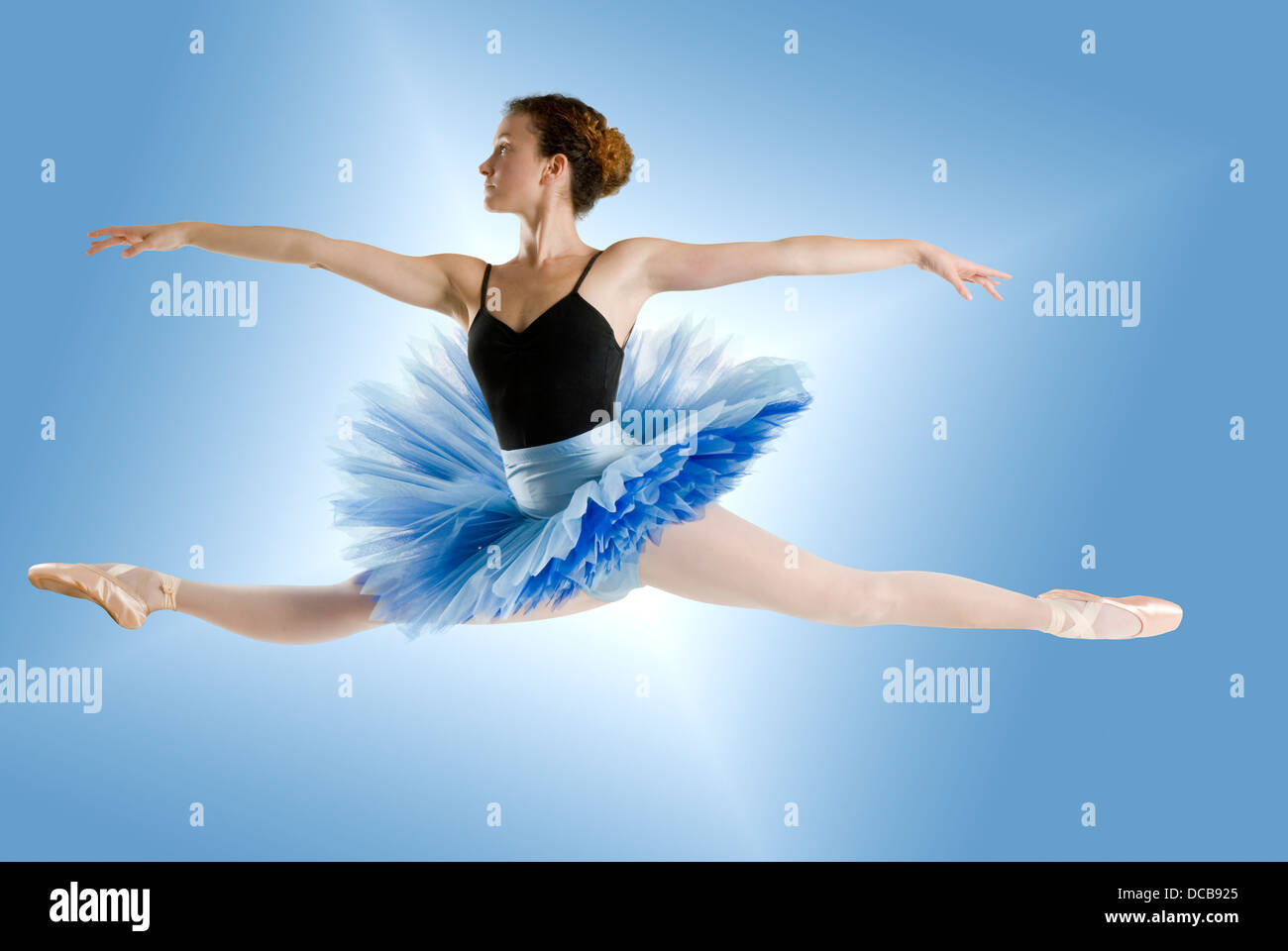 Ballet jump hi-res stock photography and images - Alamy