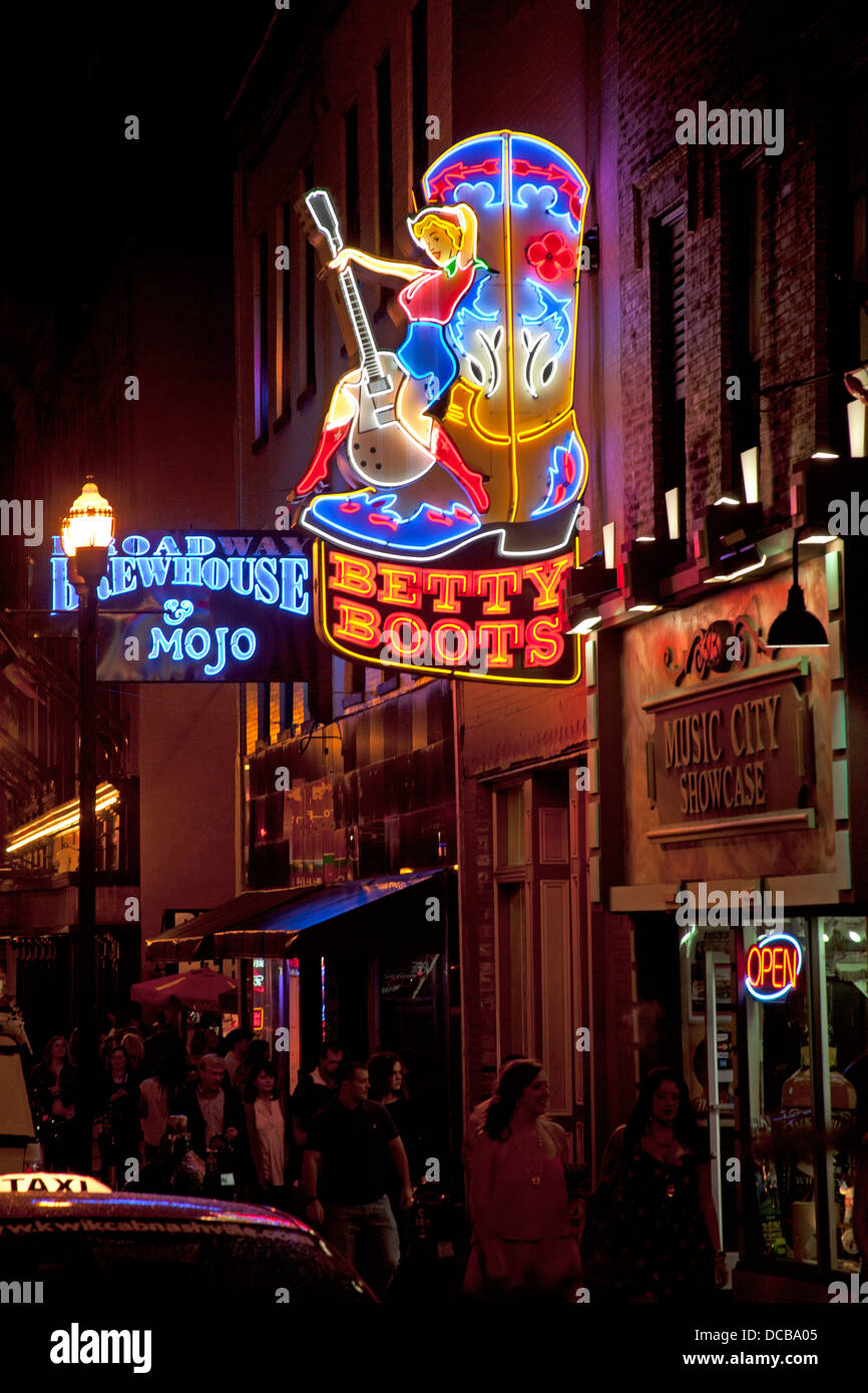 Neon bar signs hi-res stock photography and images - Alamy