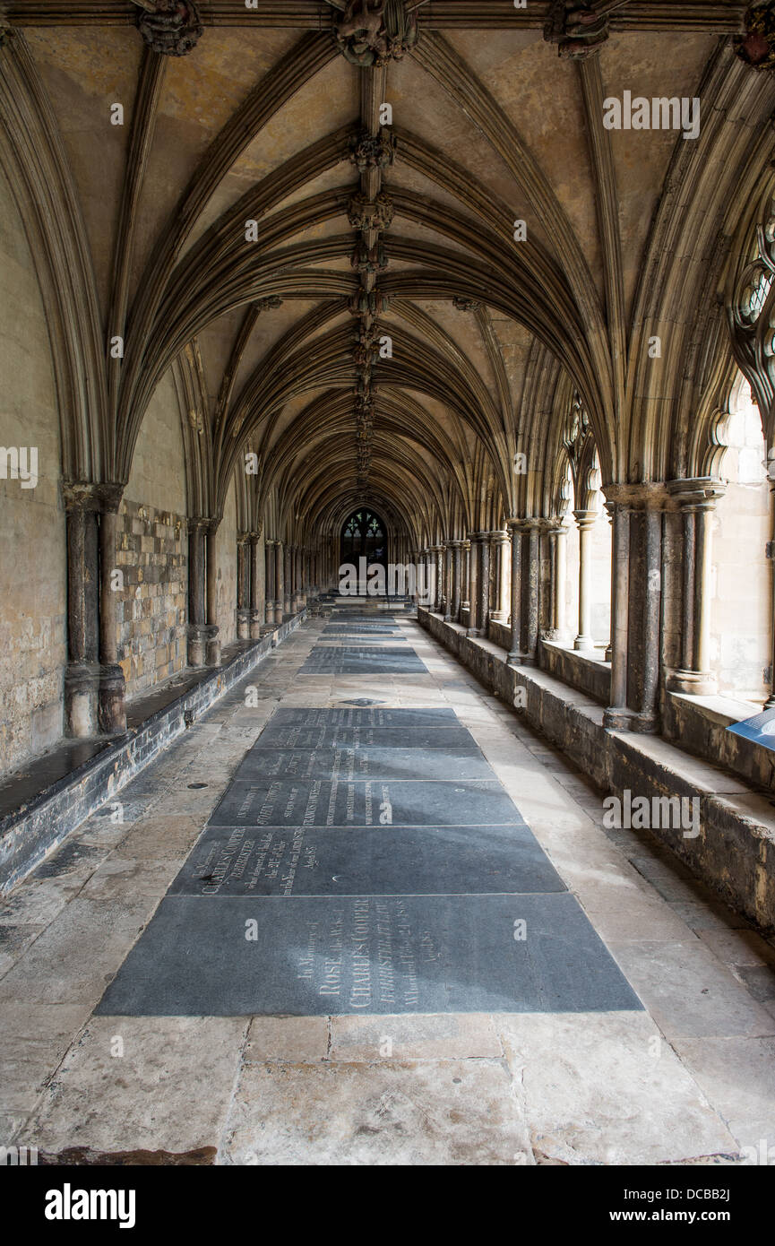 A cloister walkway in Norwich cathedral Stock Photo - Alamy