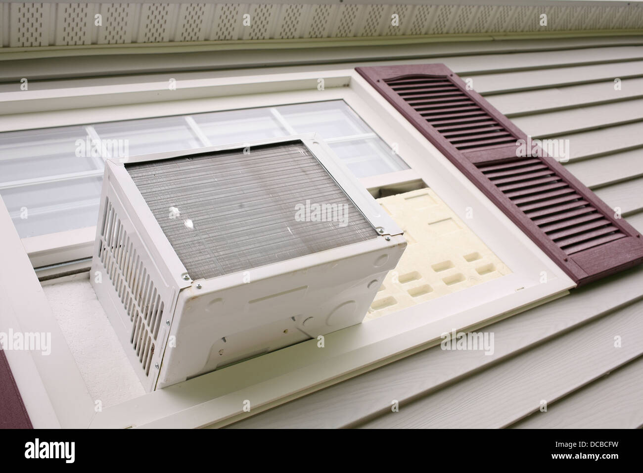 Window air conditioner hi-res stock photography and images - Alamy