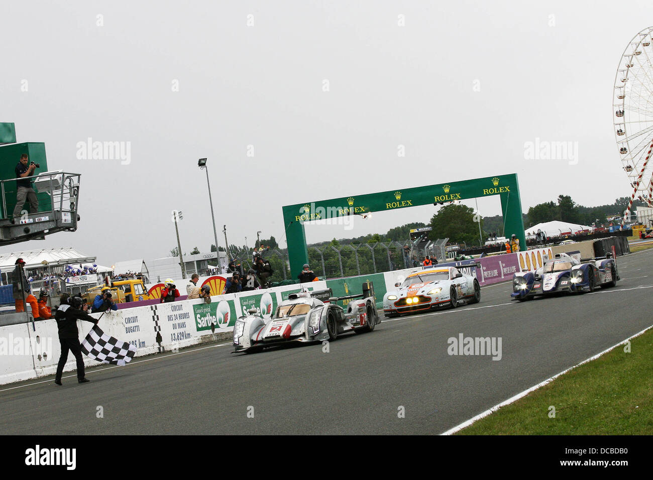 Audi cross the finish line to win the 2013 Le Mans 24 Hours Stock Photo ...