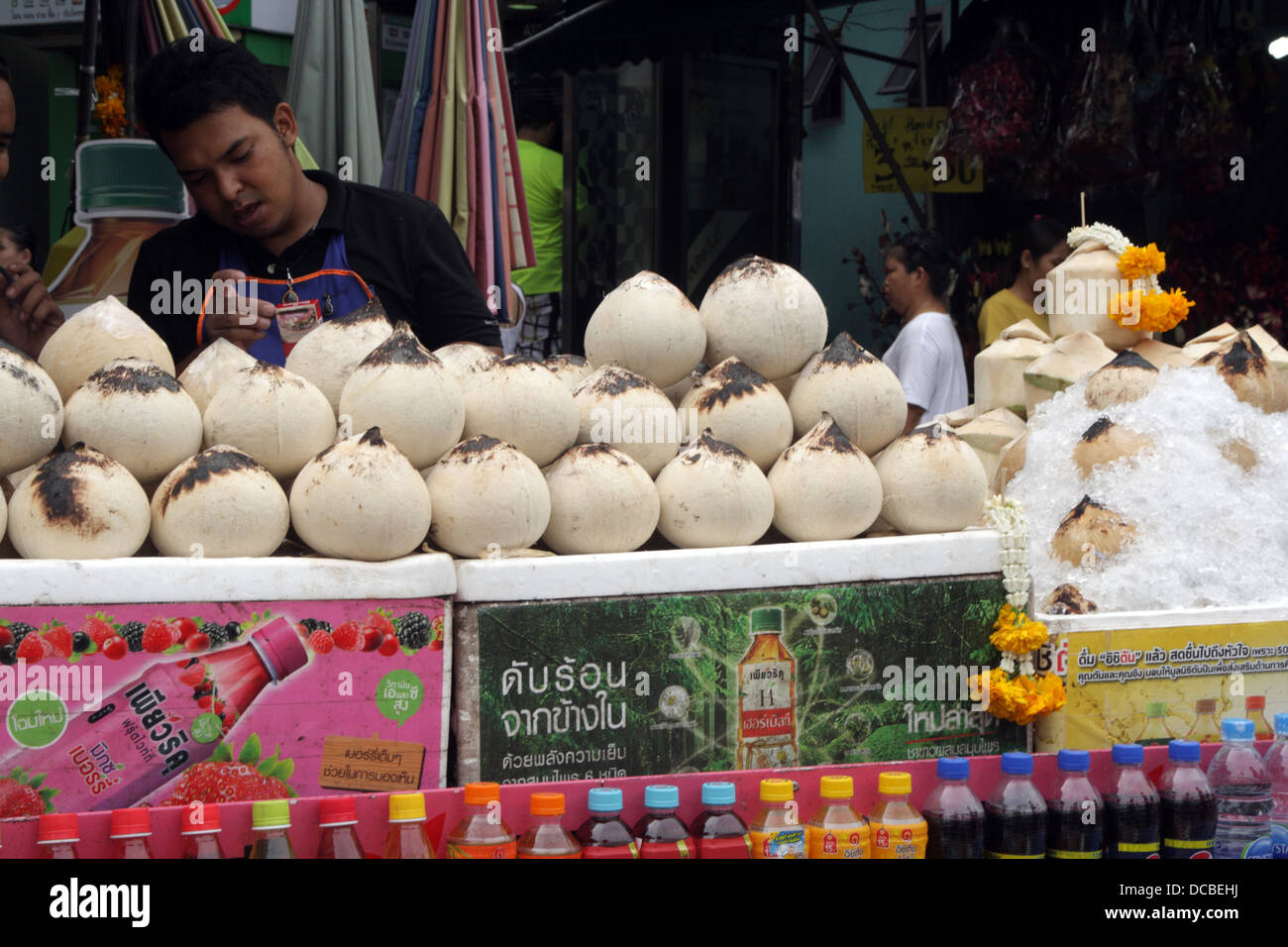 Coconut shop hi-res stock photography and images - Alamy