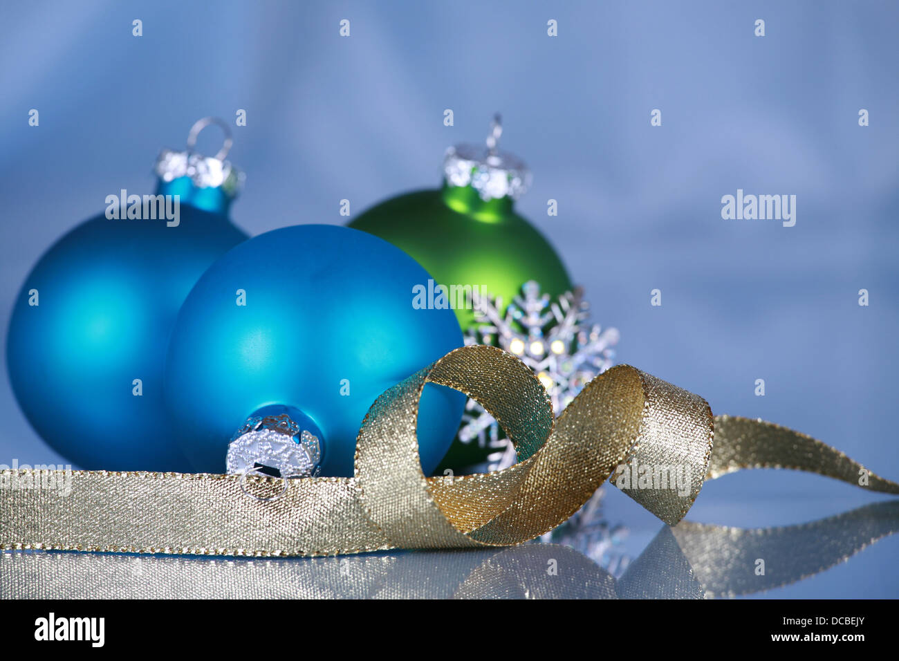 Blue cloth background hi-res stock photography and images - Alamy