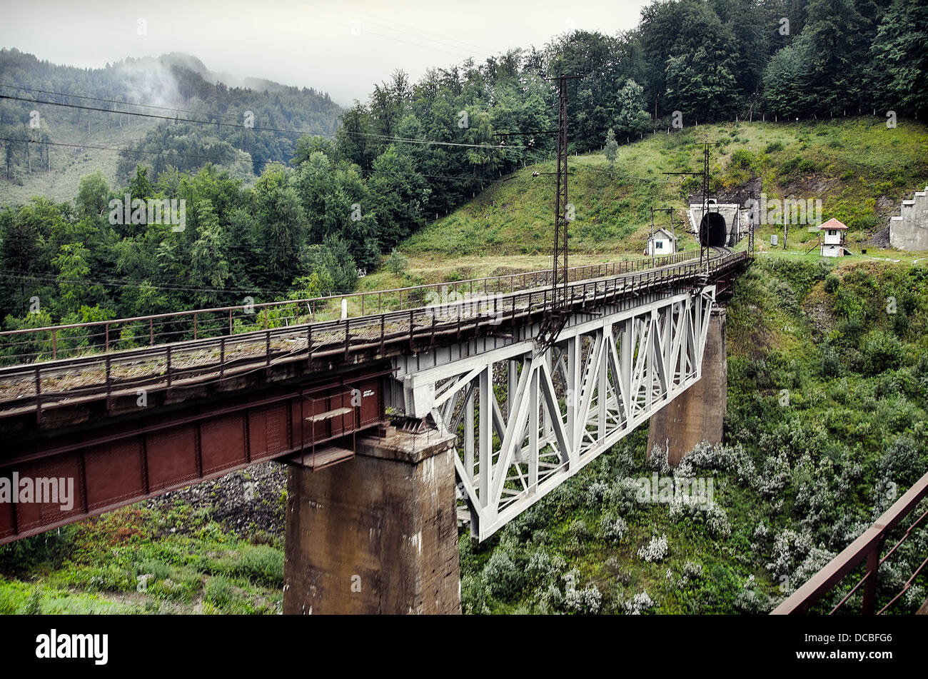 Stone railway bridge hi-res stock photography and images - Alamy