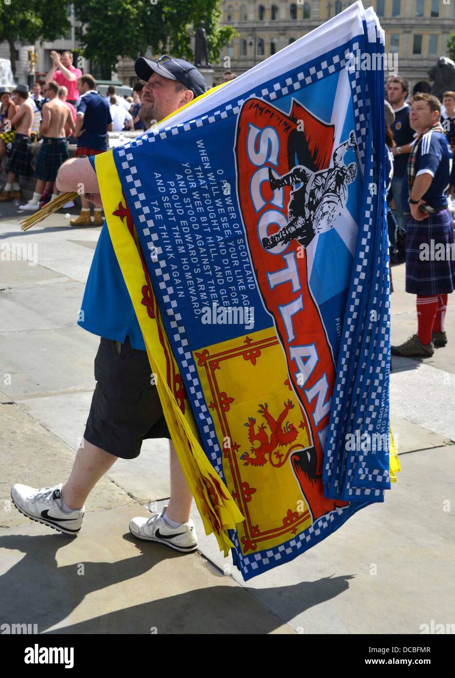 Scottish fans trafalgar 2013 hi-res stock photography and images - Alamy