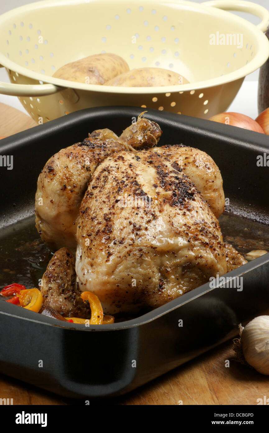 roasted delicious chicken with fresh vegetable Stock Photo - Alamy