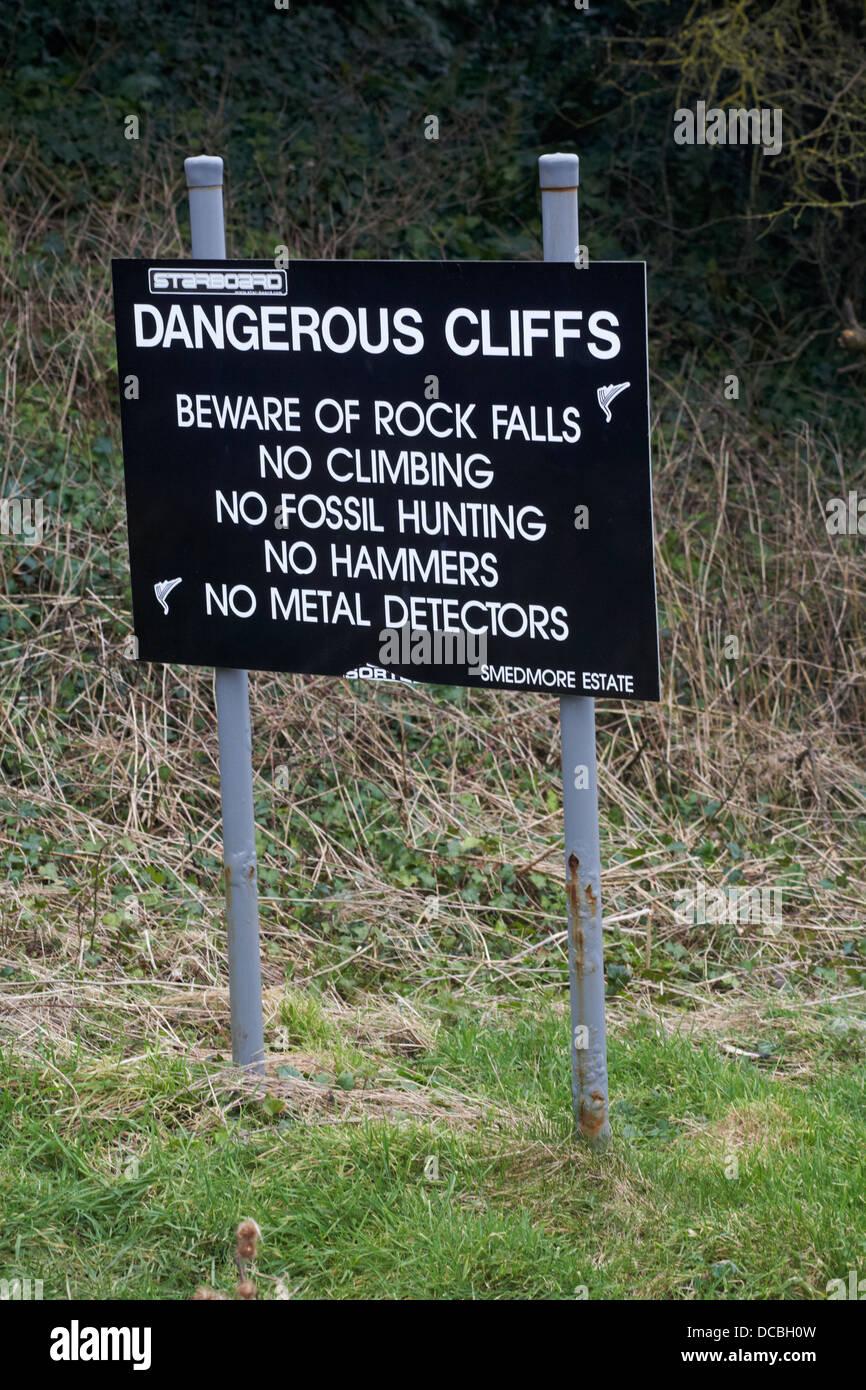 Smedmore estate sign hi-res stock photography and images - Alamy