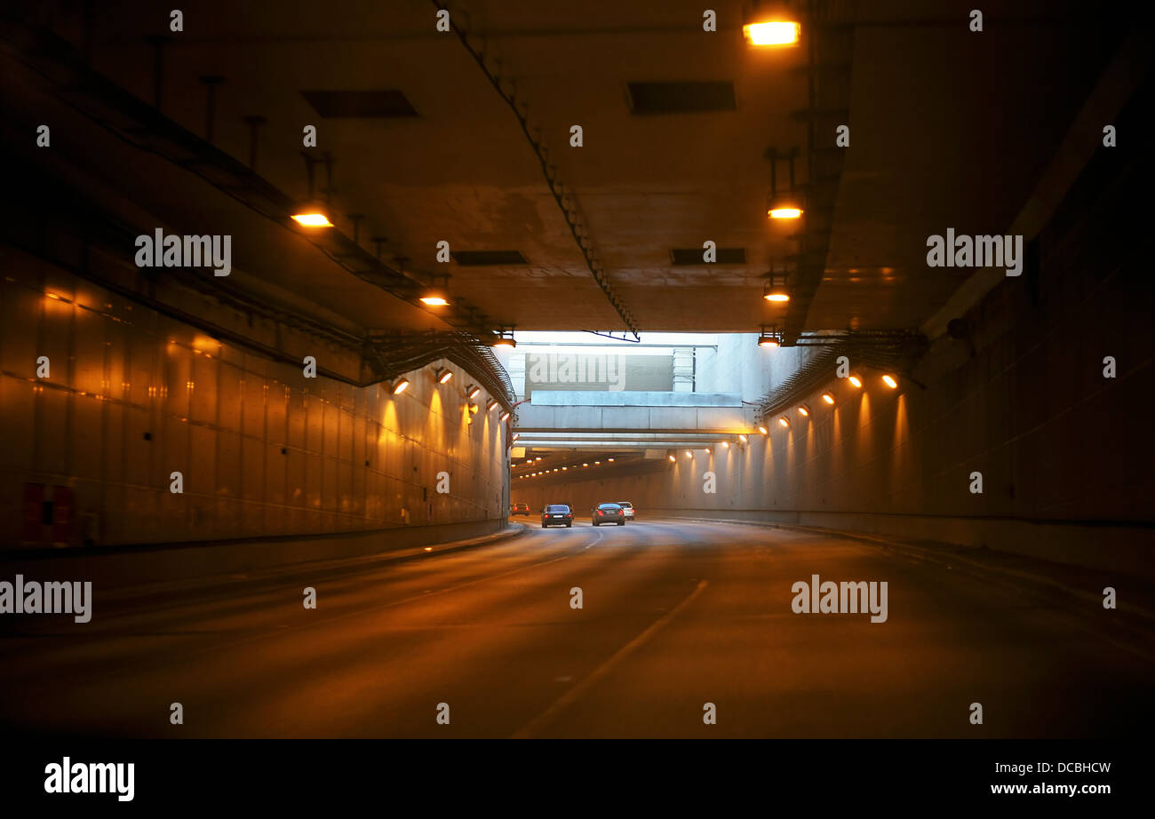 Two way tunnel traffic hi-res stock photography and images - Alamy