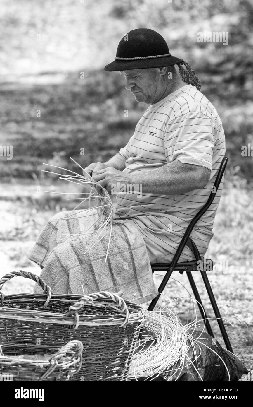 Basket-maker at work Stock Photo - Alamy