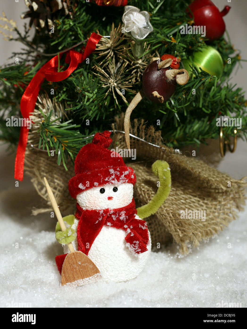 Snowman in snow Stock Photo - Alamy