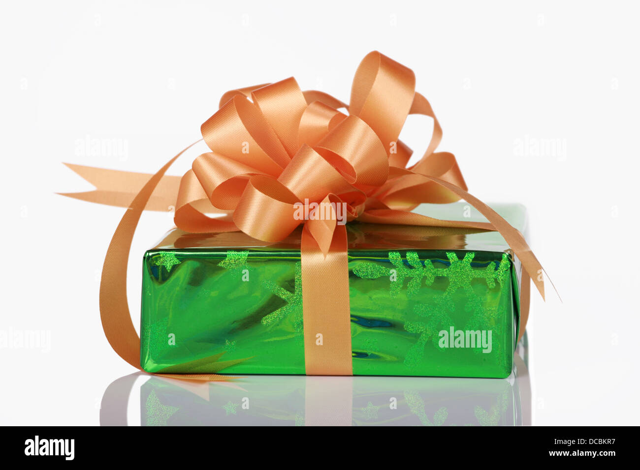 Green orange gift box hi-res stock photography and images - Alamy