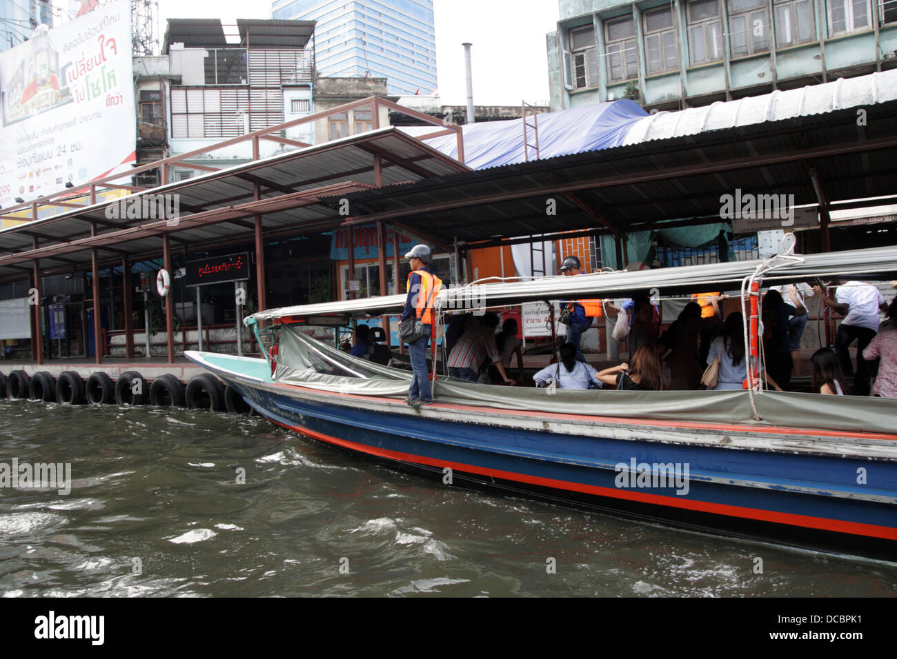 Khlong Saen Saep Express Boat , Bangkok , Thailand Stock Photo - Alamy