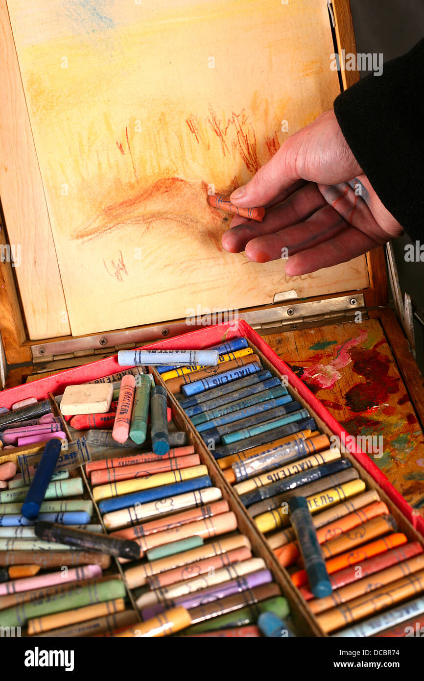 Figure drawing hi-res stock photography and images - Alamy