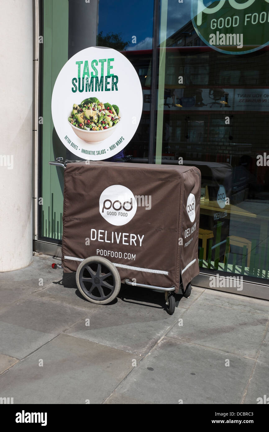 Food delivery truck hi-res stock photography and images - Alamy