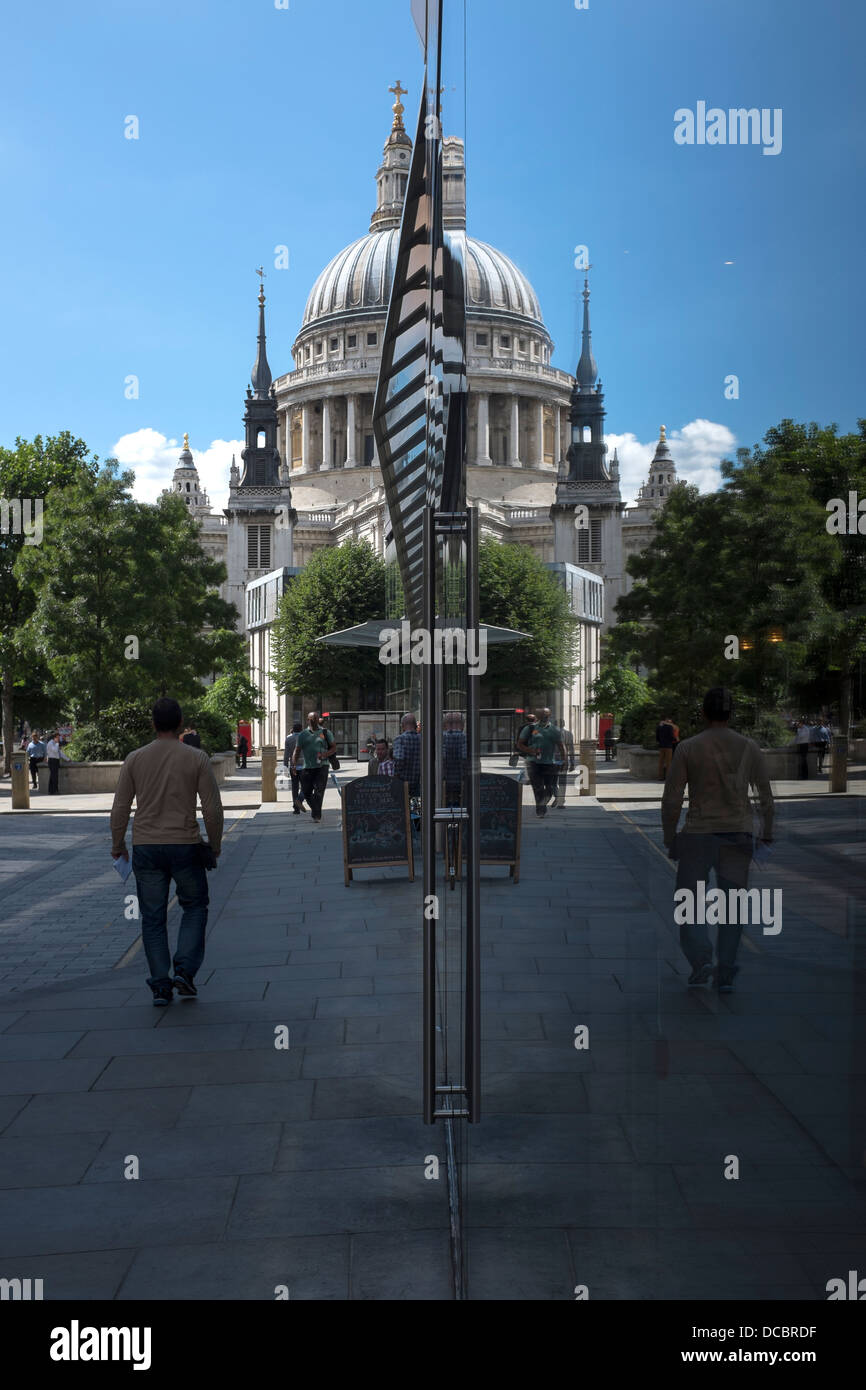 Cathedral street view hi-res stock photography and images - Alamy