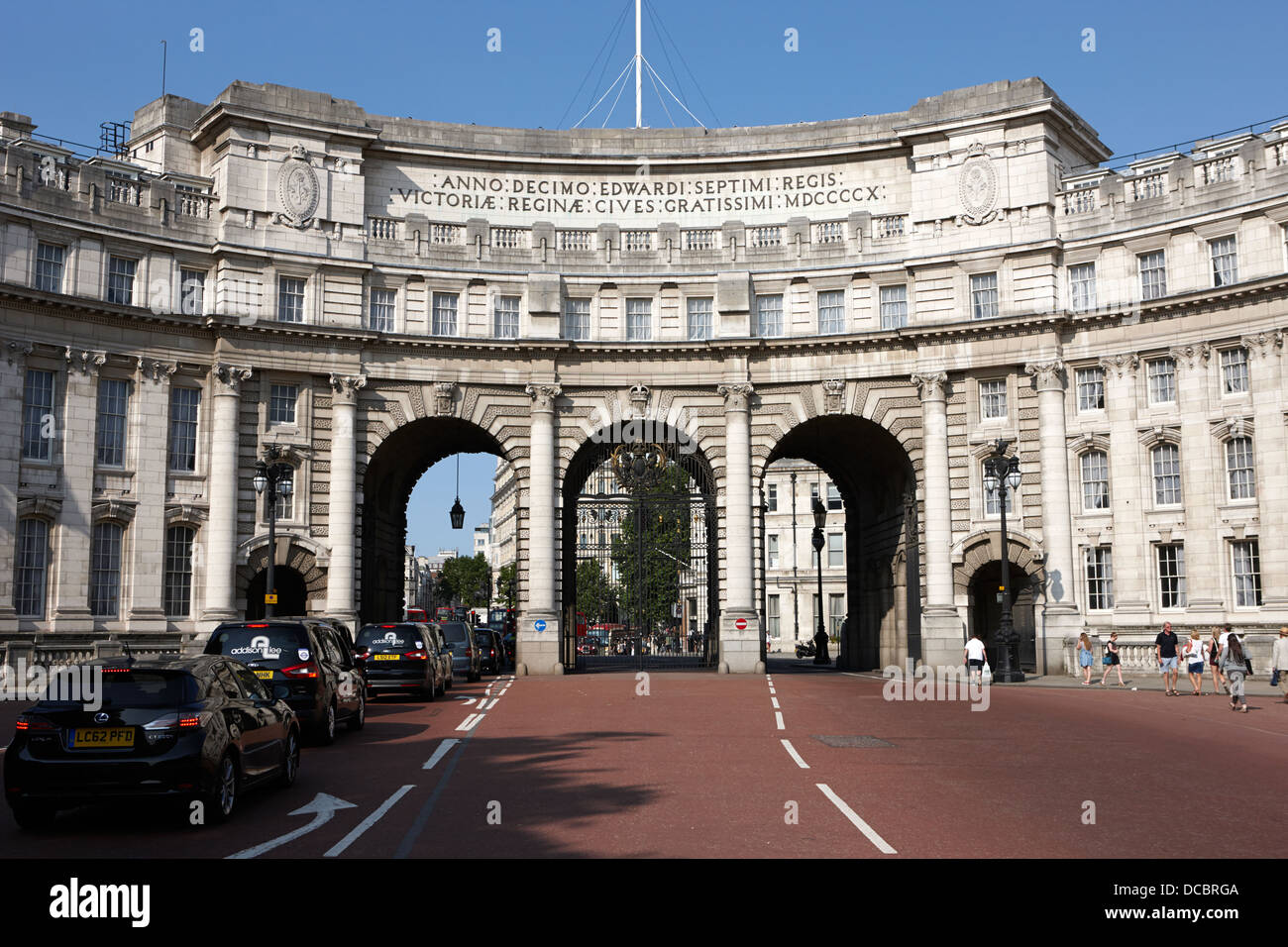 admiralty arch London England UK Stock Photo - Alamy