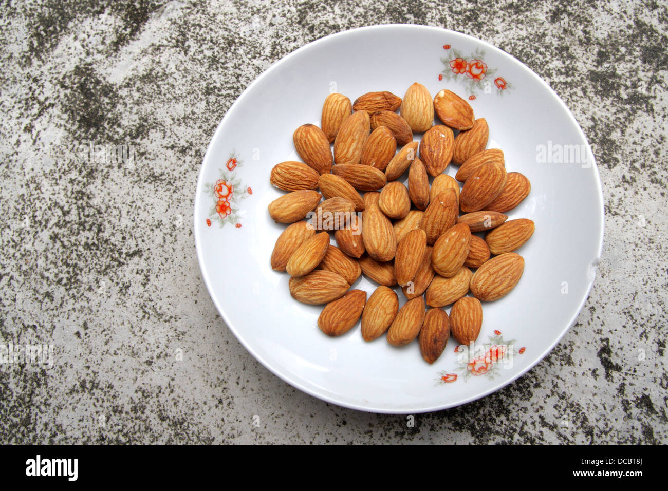 Roast almond hi-res stock photography and images - Alamy