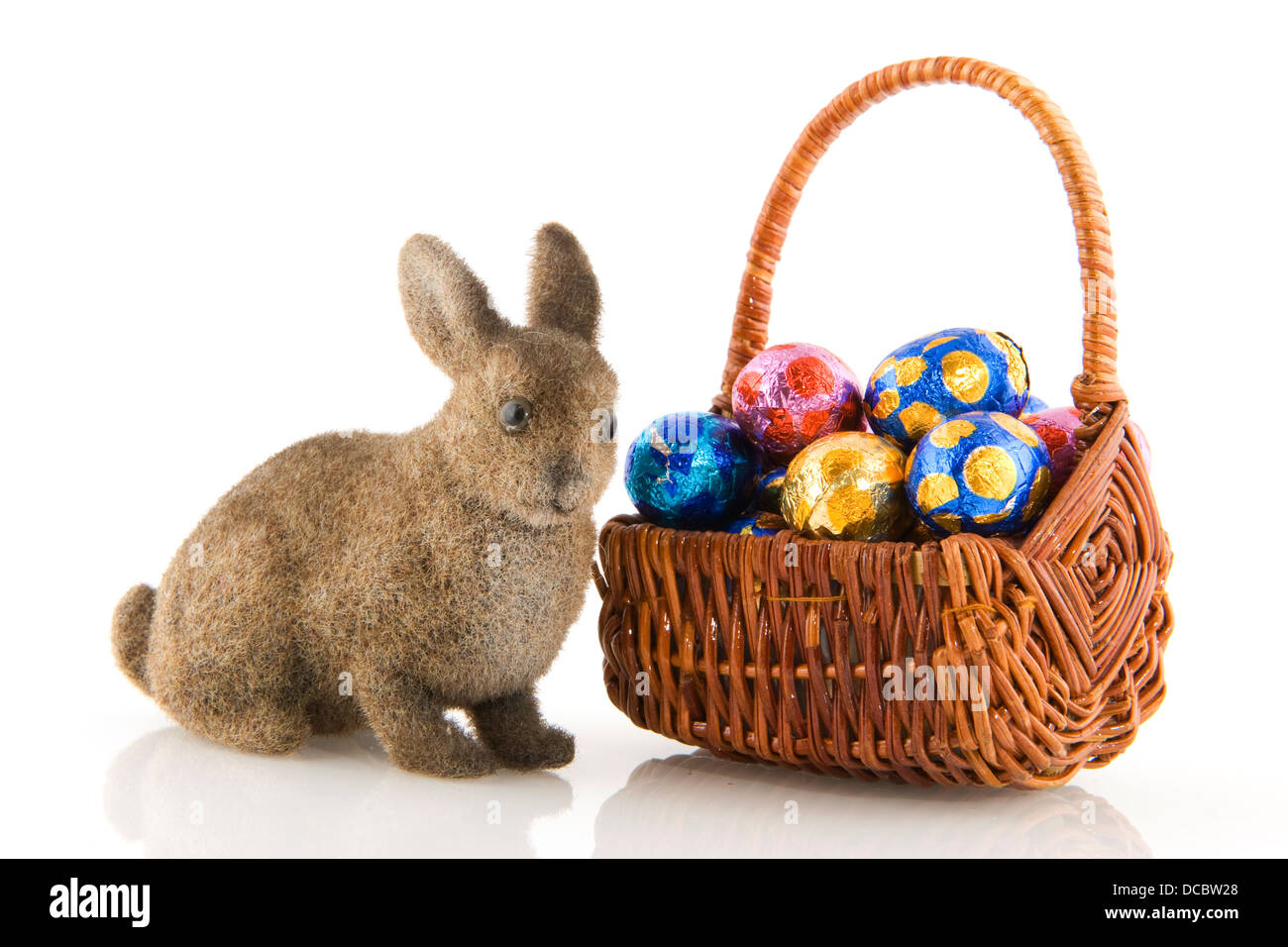 Bunny and easter basket hi-res stock photography and images - Alamy