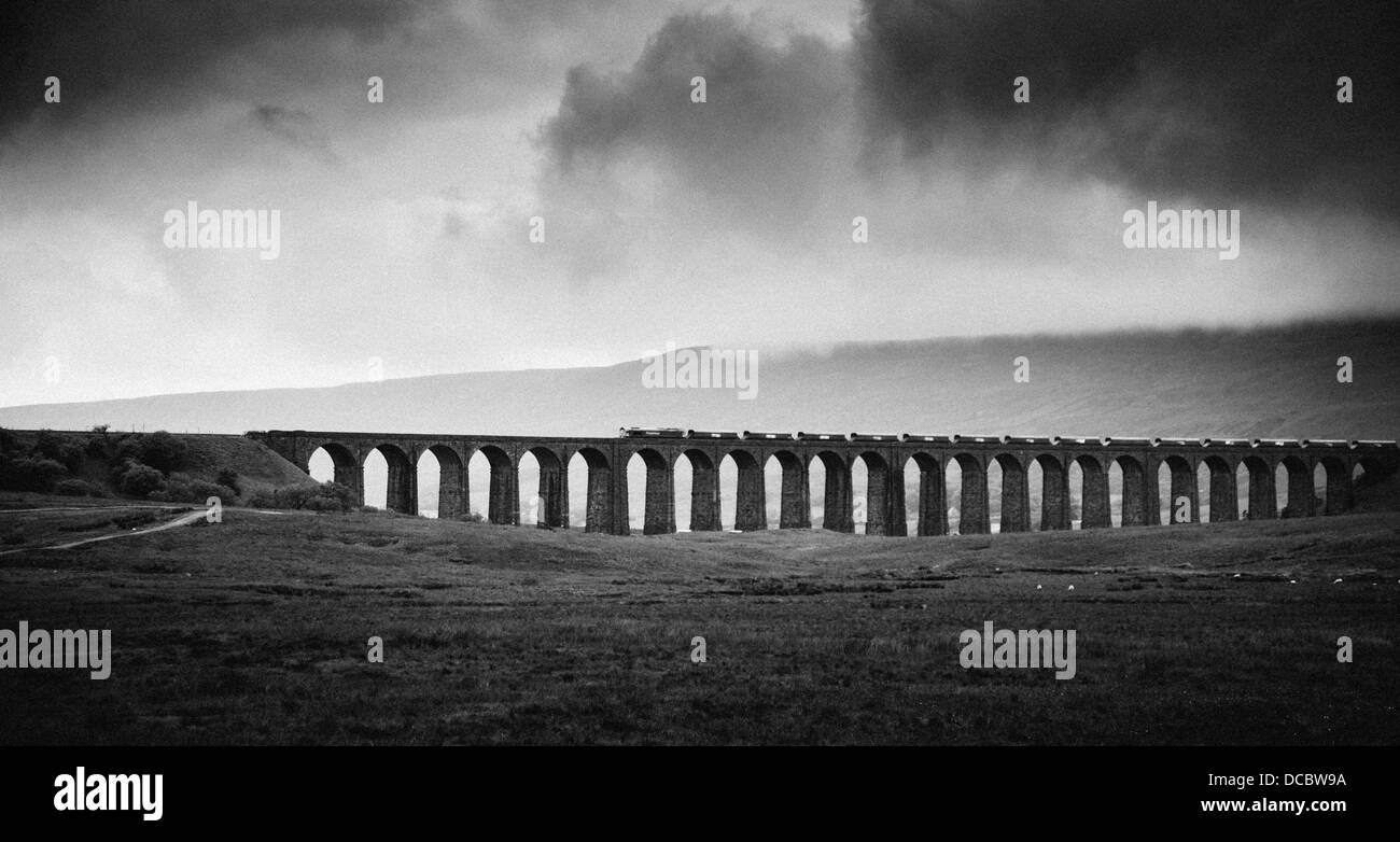 Ribblehead viaduct train hi-res stock photography and images - Alamy