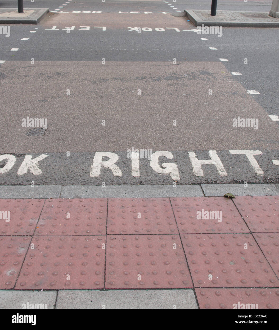 Signage look hi-res stock photography and images - Alamy