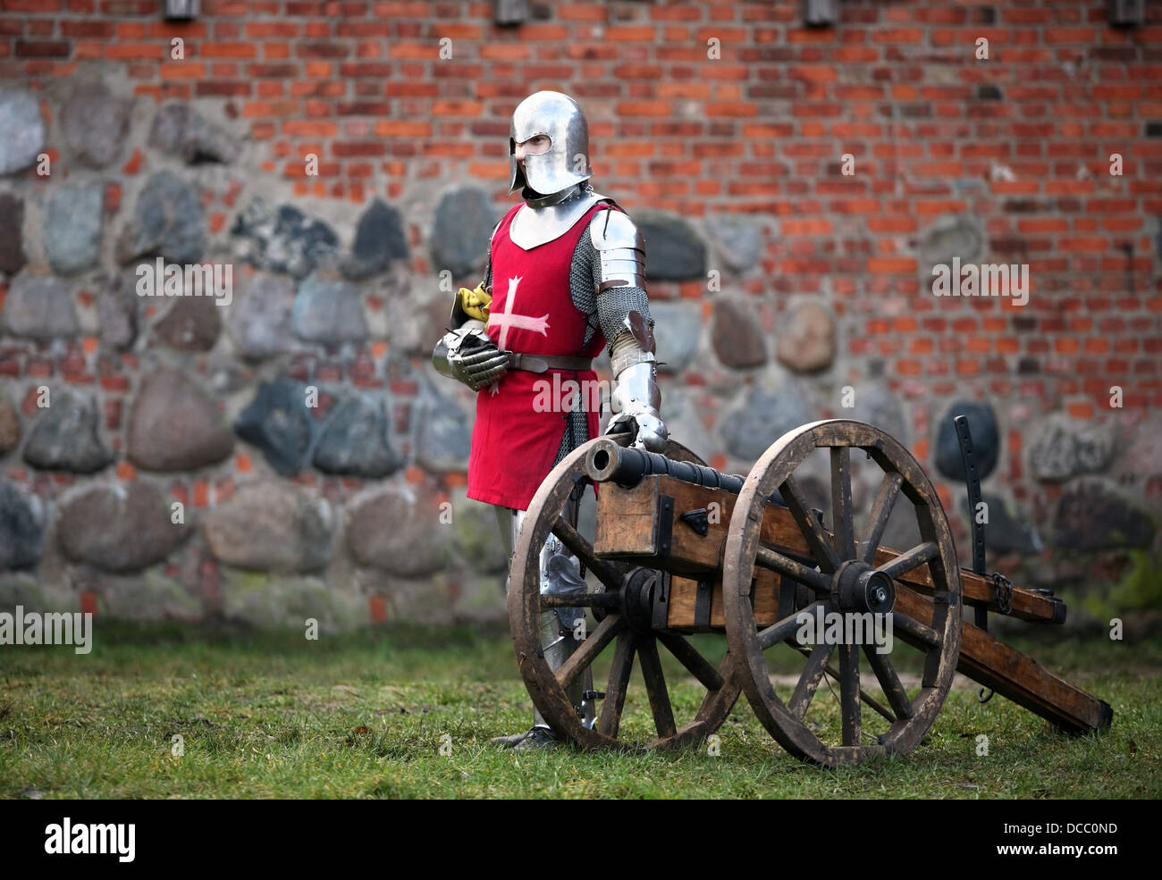 Knight man hi-res stock photography and images - Alamy