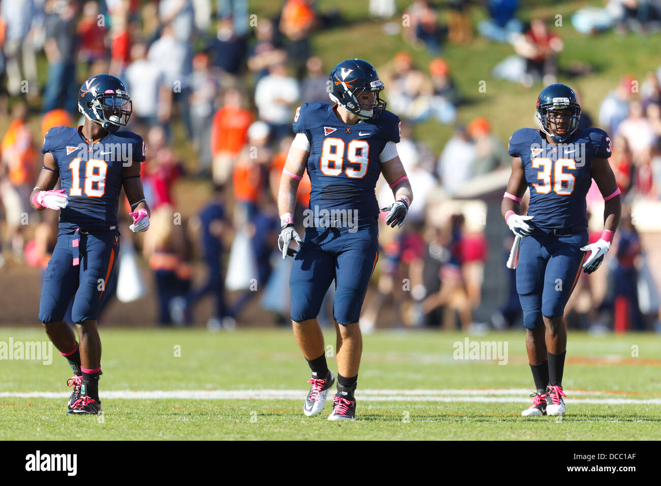 Virginia Cavaliers wide receiver Kris Burd (18), tight end Colter ...