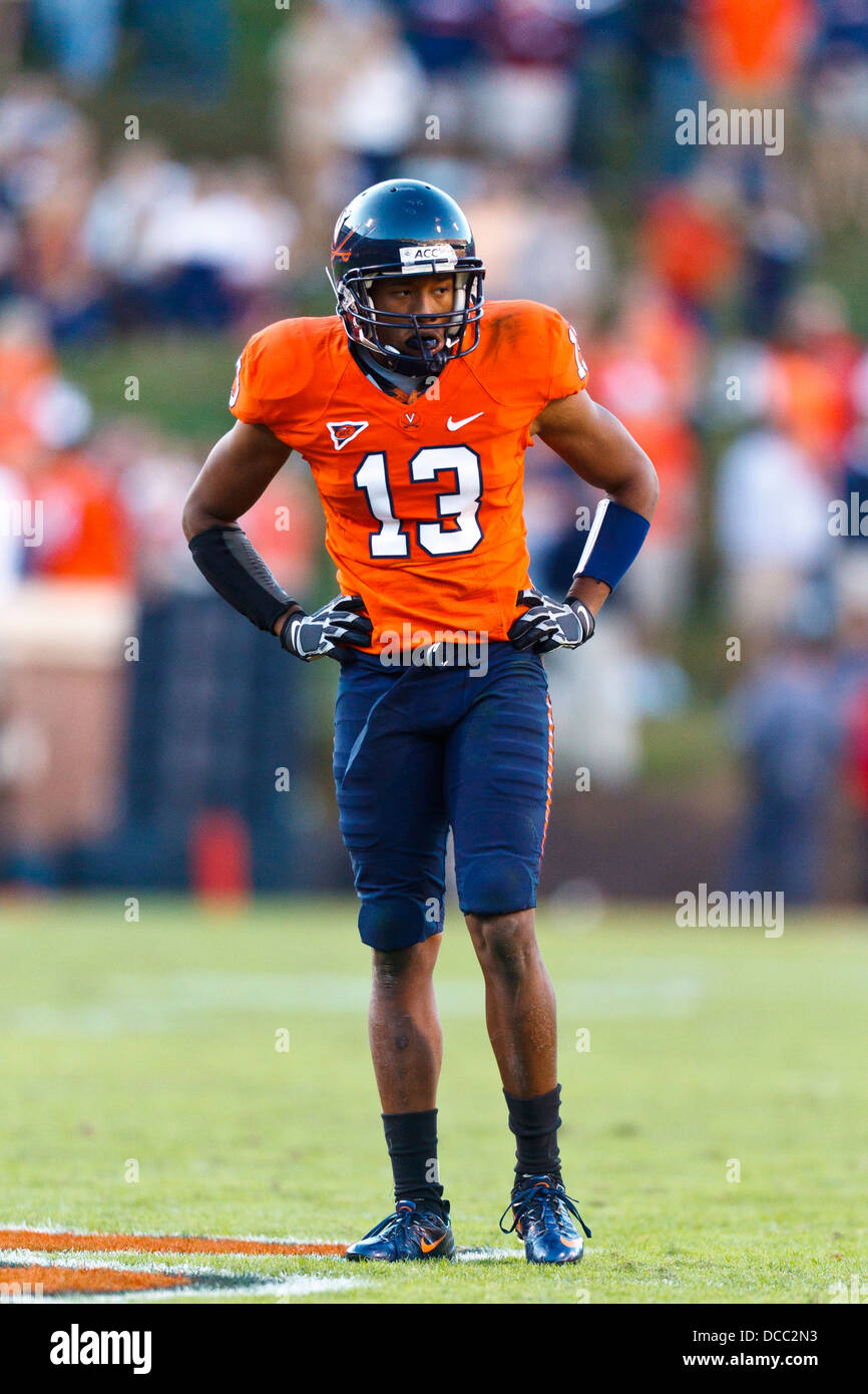 Virginia Cavaliers cornerback Chase Minnifield (13) lines up for a play ...