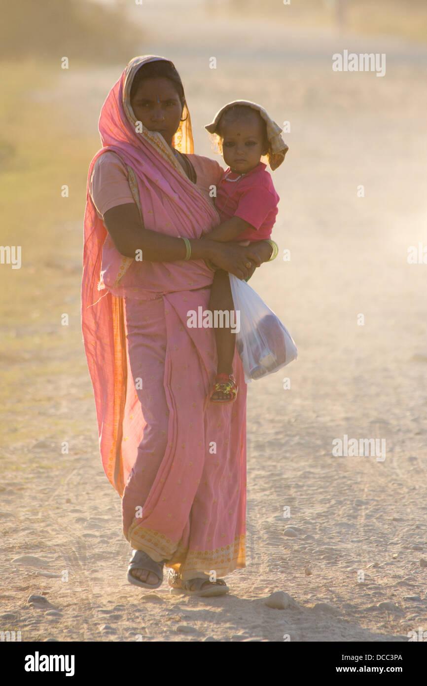 Nepali mother and child hi-res stock photography and images - Alamy
