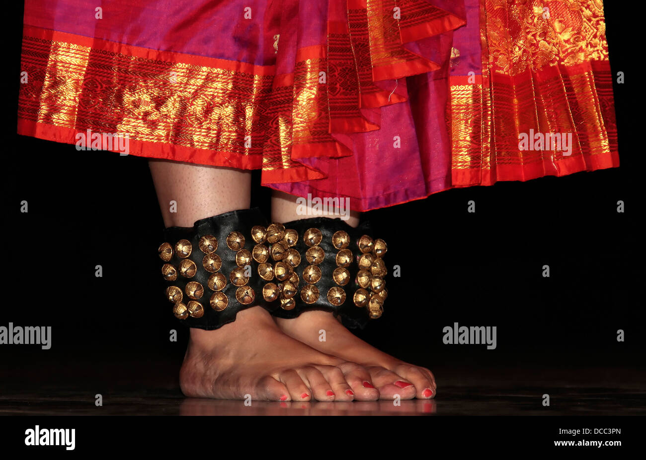 Indian dance feet hi-res stock photography and images - Alamy